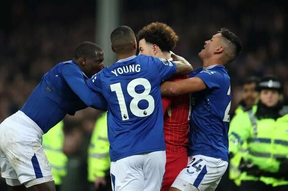 Premier League explains reason for Arne Slot red card vs Everton amid ...
