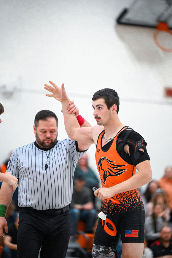 Wrestling: Wellsville seniors go 10-0 on Senior night as Wellsville ...