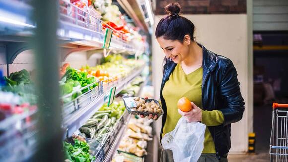 The one section of the grocery store you should boldly skip to save $50 ...