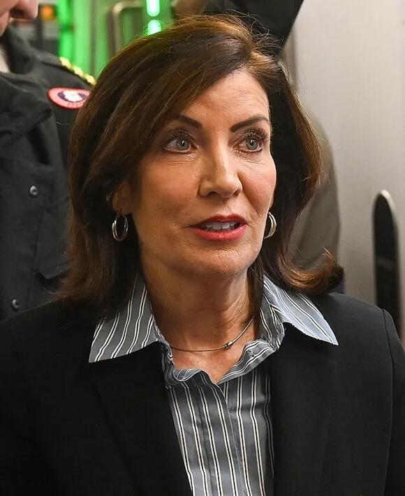 Hochul Proposes No State Tax on Tips in New York - NewsBreak