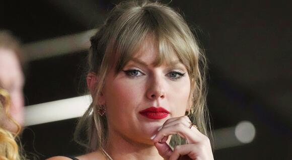 Taylor Swift Finally Reveals The Identity Of The Secret “Matchmaker ...