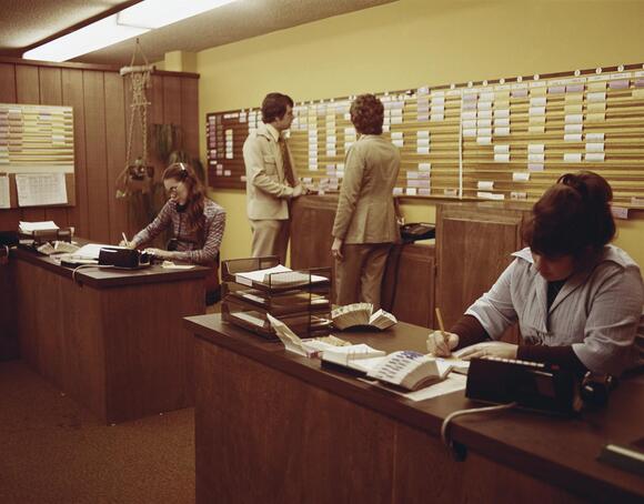 24 Photos That Perfectly Capture a Typical 1980s Office - NewsBreak