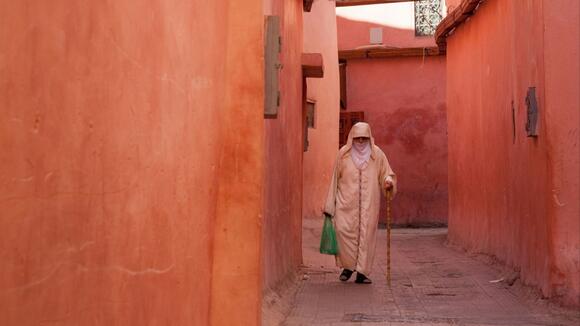 20 Traditional Men's Clothing Worn Around The World - NewsBreak