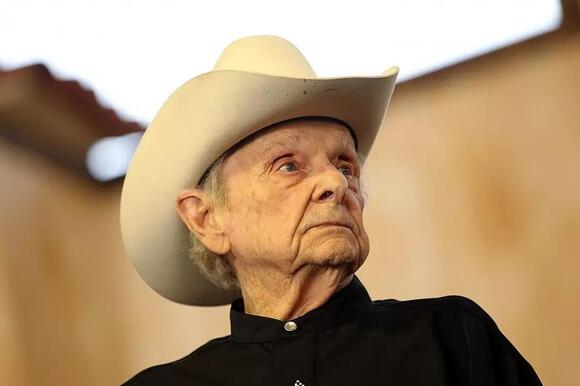 These 36 Country Singers Have Battled Cancer - NewsBreak