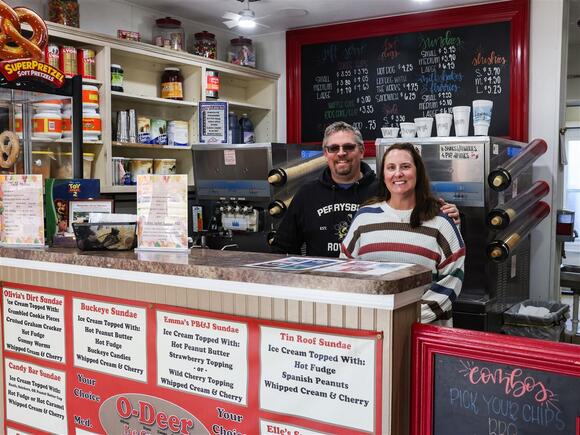 The scoop on Perrysburg diner’s new owners: Farleys all about family ...