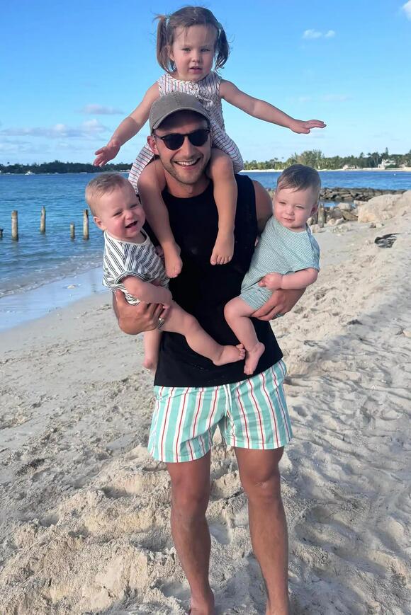 Dad Accidentally Records Video of His Kids at Home. Then He’s Surprised ...