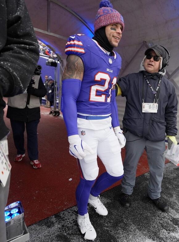 Jordan Poyer’s wife Rachel Bush reveals secret to keeping relationship ...