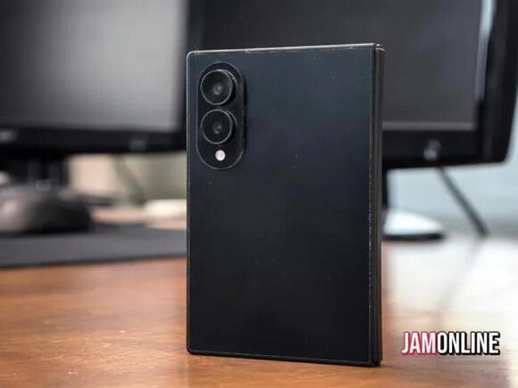 Galaxy Z Fold 8 Dummy Unit Reveals the Camera Layout and Overall Design ...