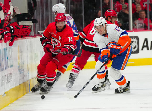Here's The Islanders vs. Hurricanes Round 1 Playoff Schedule