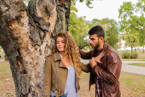 8 Behaviors That Reveal a Man Isn't a Good Person, No Matter How Sweet ...