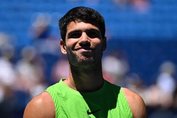 Carlos Alcaraz’s Australian Open Match Halted After Medical Emergency ...