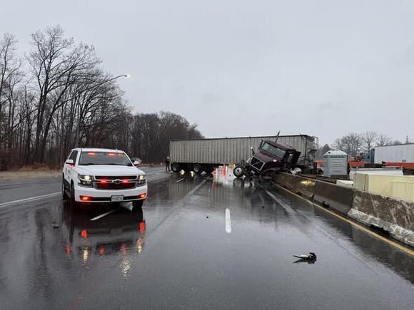 Tractor-trailer crash with fuel spill shuts down SB I-95 in Harford ...