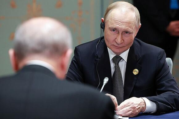Vladimir Putin unveils 'tiny flying Chernobyl' nuclear missile - NewsBreak