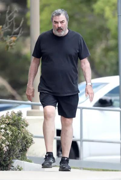 Tom Selleck Spotted With Apparent Knee Surgery Scars in 1st Public ...