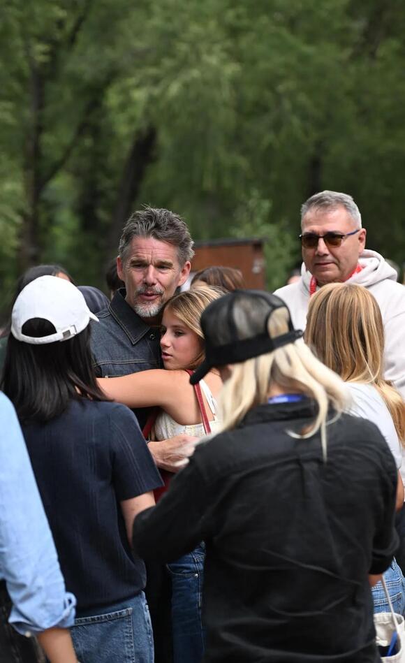 Ethan Hawke's Teen Daughter Indiana Makes Rare Public Appearance ...