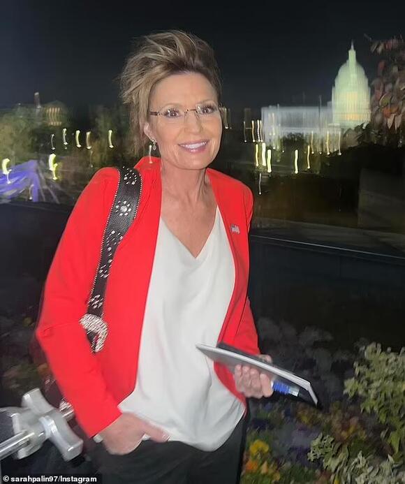 Sarah Palin spotted in rare photo with NHL legend boyfriend Ron Duguay ...