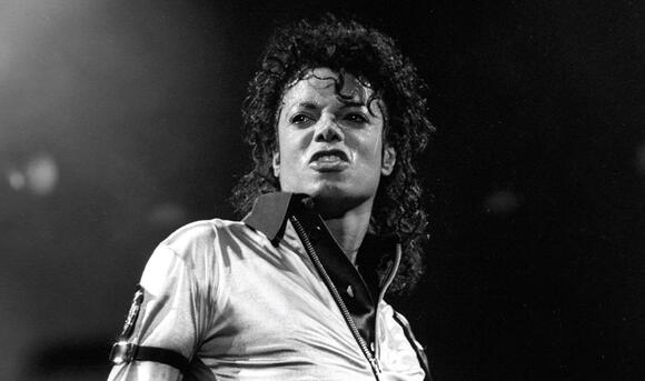 When Michael Jackson's skin color changed before the world's eyes, it ...