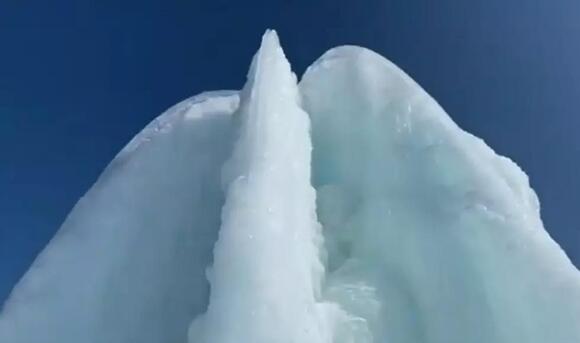 The World's Largest Ice Tree: Gaylord, Michigan - NewsBreak