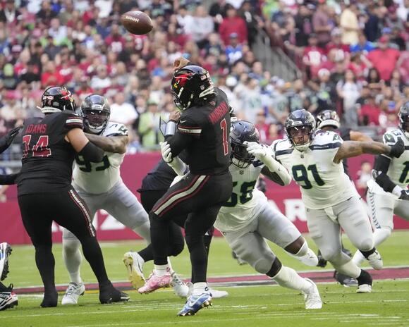 Who Is Singing the National Anthem at the Cardinals-Seahawks Game on ...