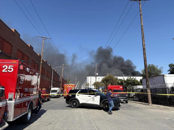 Massive fire breaks out at Boyle Heights commercial building, LAFD ...