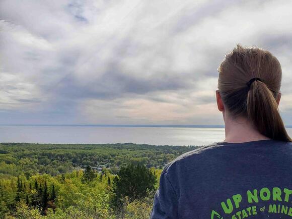 Best Spots to See the Fall Bird Migration in Minnesota