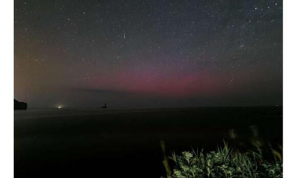 Space storms light up Japan's sky with red auroras climbing far higher ...