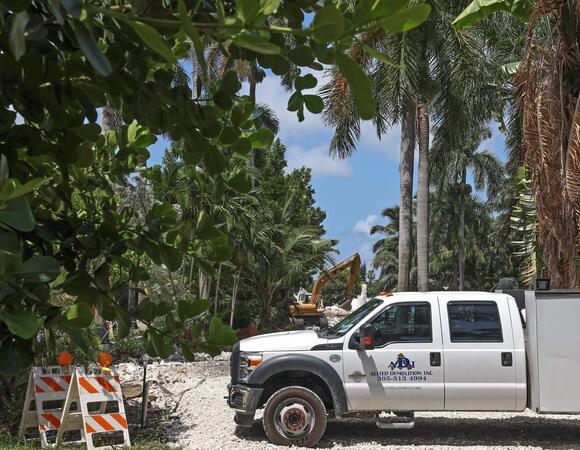 An infamous gangster died in Miami Beach. What happened to his home ...