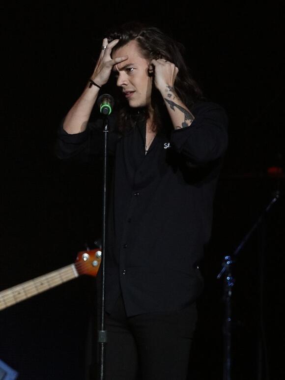 17 Times Interviewers Asked Famous Men Seriously Inappropriate Or Rude ...