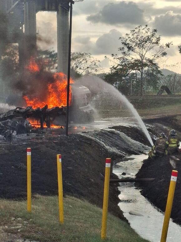 Huge explosion at Panama Canal’s Bridge of the Americas leaves one dead ...