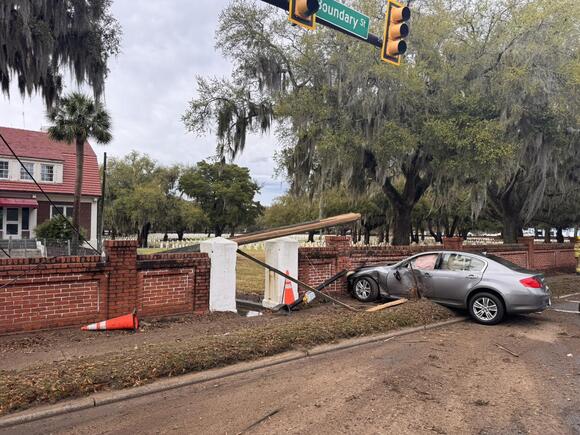 Vehicle crash causes power outage near Beaufort National Cemetery ...