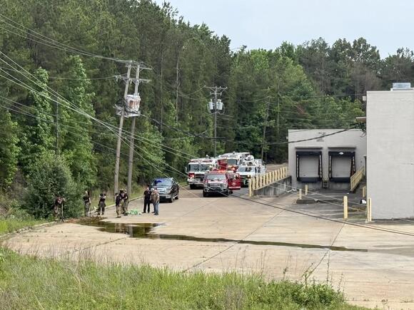 Springhill Road closed after power pole fire - NewsBreak