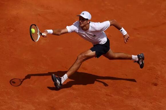 Did Rafael Jódar push a ball girl at the French Open? Spanish tennis ...