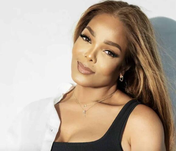 Janet Jackson Sends Fans Into a FRENZY with Promise of 2026 "Treat ...
