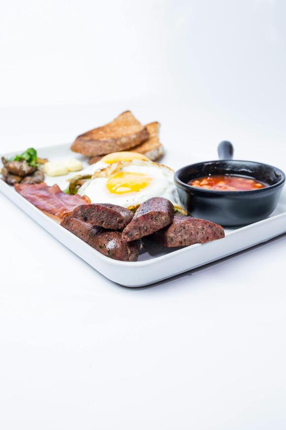 8 British Foods That Americans Tried for the First Time in 2026 and the ...