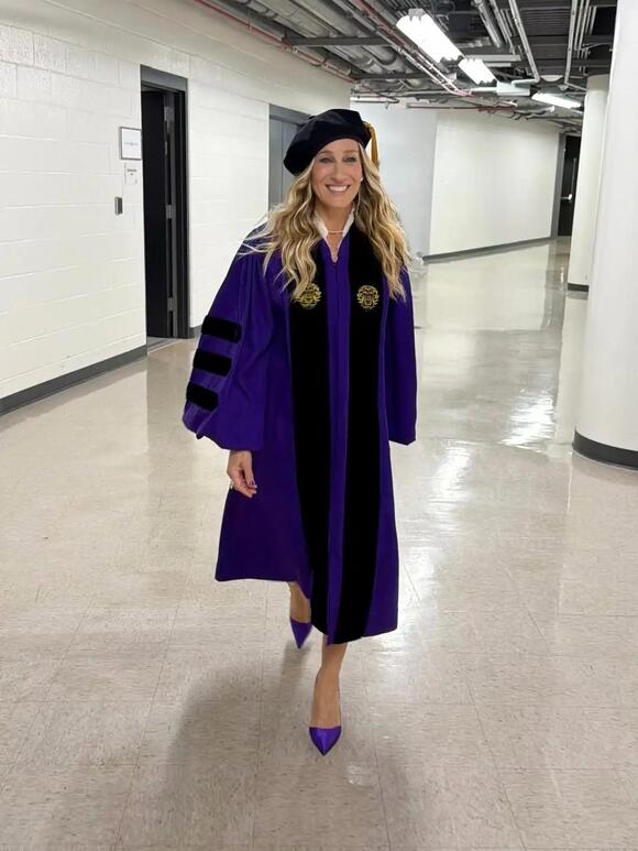 Dr. Carrie Bradshaw: Sarah Jessica Parker Just Picked Up an Honorary ...