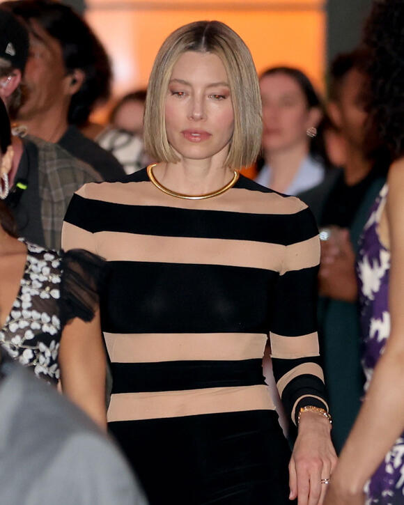 Jessica Biel Debuts Dramatic New Blunt Bob Hairstyle In NYC Following ...