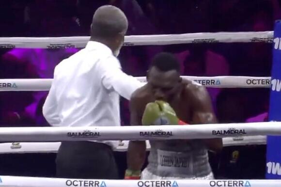 Boxing match stopped as tear gas hits ring in middle of fight - NewsBreak