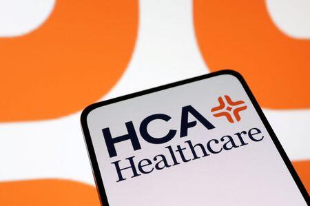 HCA forecasts 2026 profit above estimates on $400 million cost-savings ...