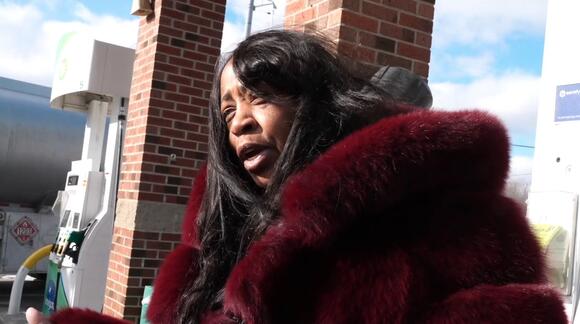 Drivers battle tire pressure drops and dead batteries in frigid weather ...