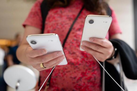 How Excessive Screen Time Leads To Brain Rot In Adults - NewsBreak