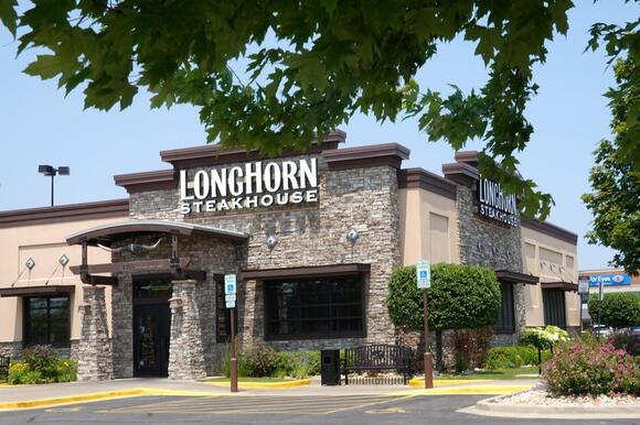 Pepper Spray Used in Longhorn Steakhouse Argument, Infant Injured ...