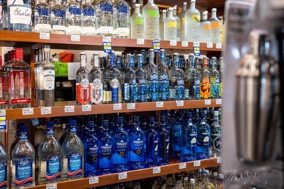 McLean casts tie-breaking vote allowing liquor at special events in ...