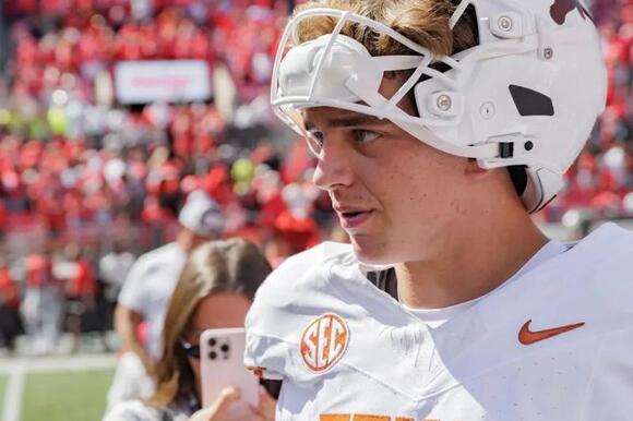 Ex-Texas HC Sets Expectations Straight for Arch Manning After Father ...