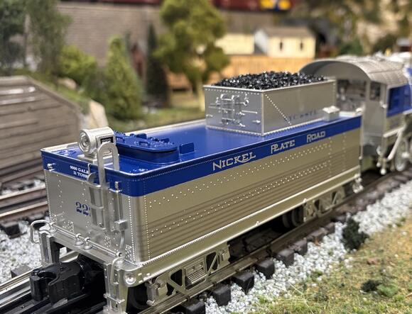 Lionel Legacy 0-8-0 steam locomotive - NewsBreak