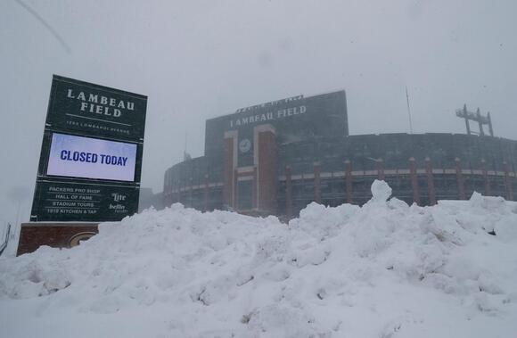 NFL’s 9 Loudest Stadiums Exposed—142-Decibel Guinness Record That Broke ...