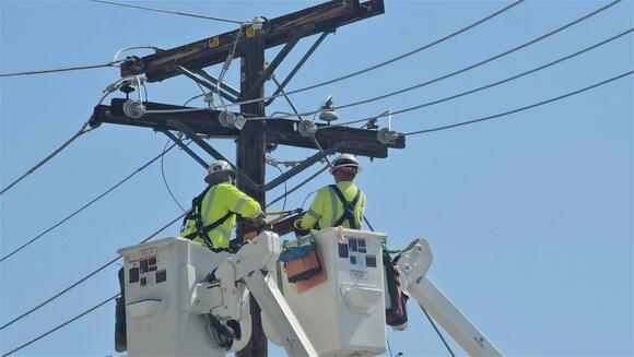 Worker burned by SCE vault fire today - NewsBreak