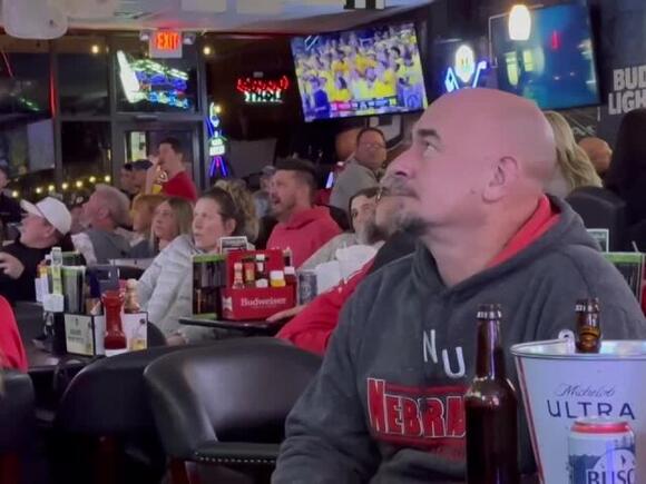 Nebraska basketball fans stay optimistic after 24-game winning streak ...