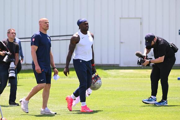 Chiefs’ No-Trade Call On Brown Pays Off As Eagles WR Drama Boils Over ...