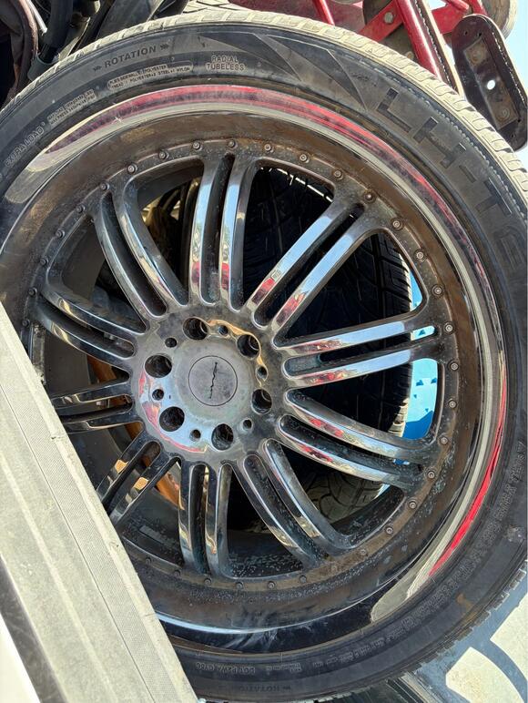 🎁 Freebies Up for Grabs in Victorville — Cars, Rims & More - NewsBreak