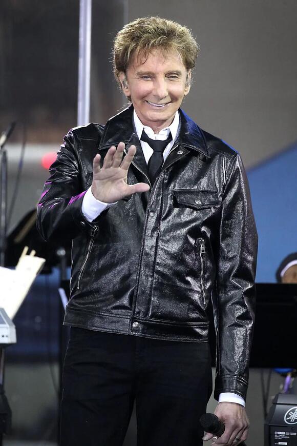 EXCLUSIVE: Barry Manilow's Deadly Addiction — Fears Spike as Cancer ...